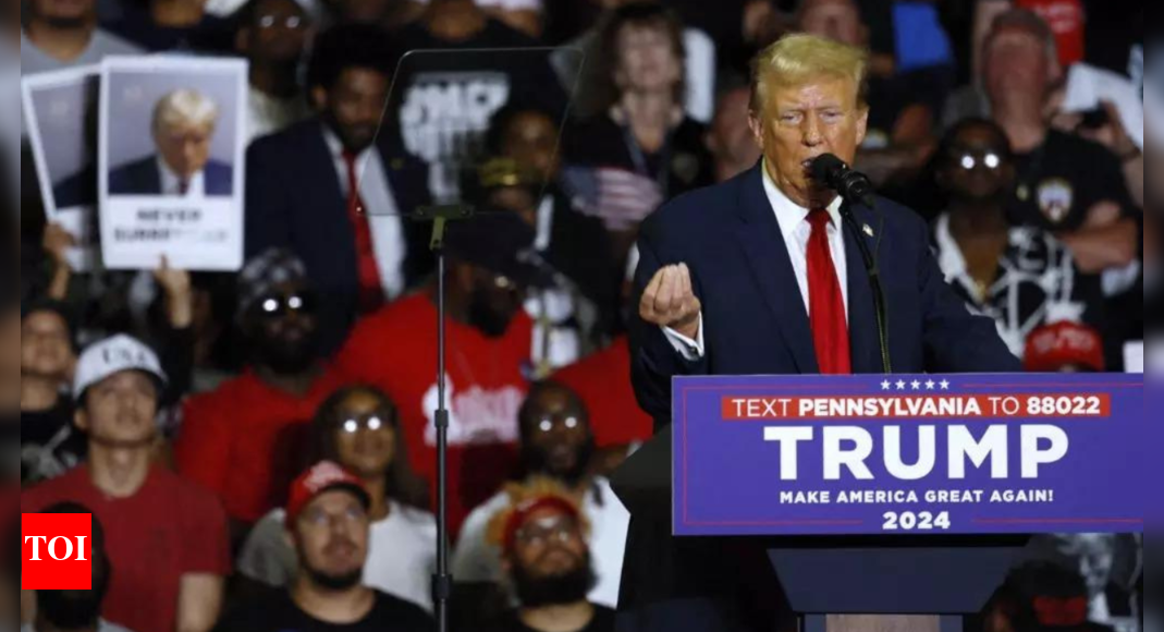 'Old man can't even ...': Trump mocked for 'empty seats' at ...