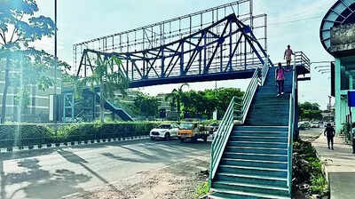 Bridge: FOB near VHS Hospital to be Dismantled for Construction of L ...