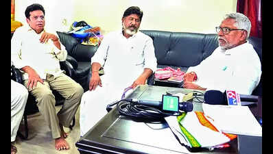 Jeevan Reddy: 'Aggrieved' Jeevan Reddy to Quit MLC Post | Hyderabad News - The Times of India