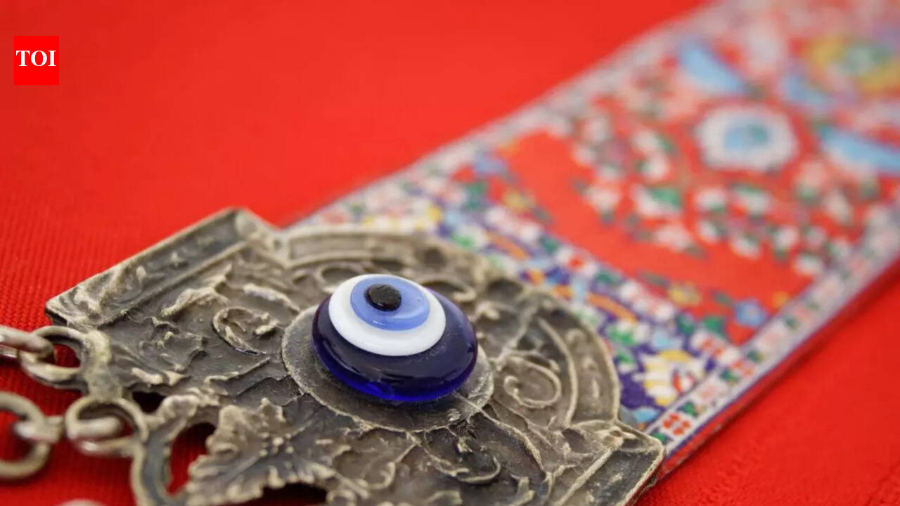 5 ancient superstitions and their logical explainations