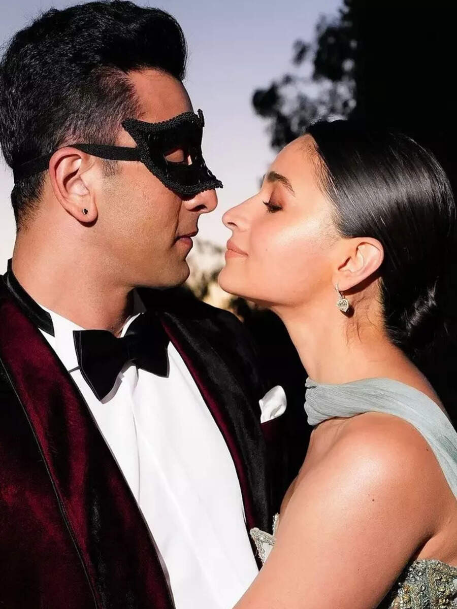 Alia Bhatt-Ranbir Kapoor Are Modern-Day Cindrella, Prince Charming In ...
