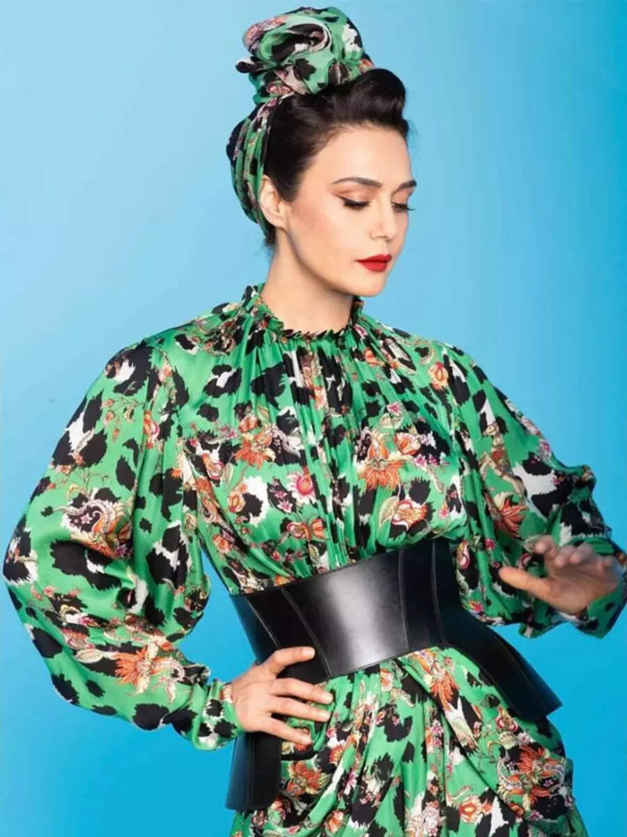 Preity Zinta stuns in timeless fashion looking ever-youthful | Times of ...