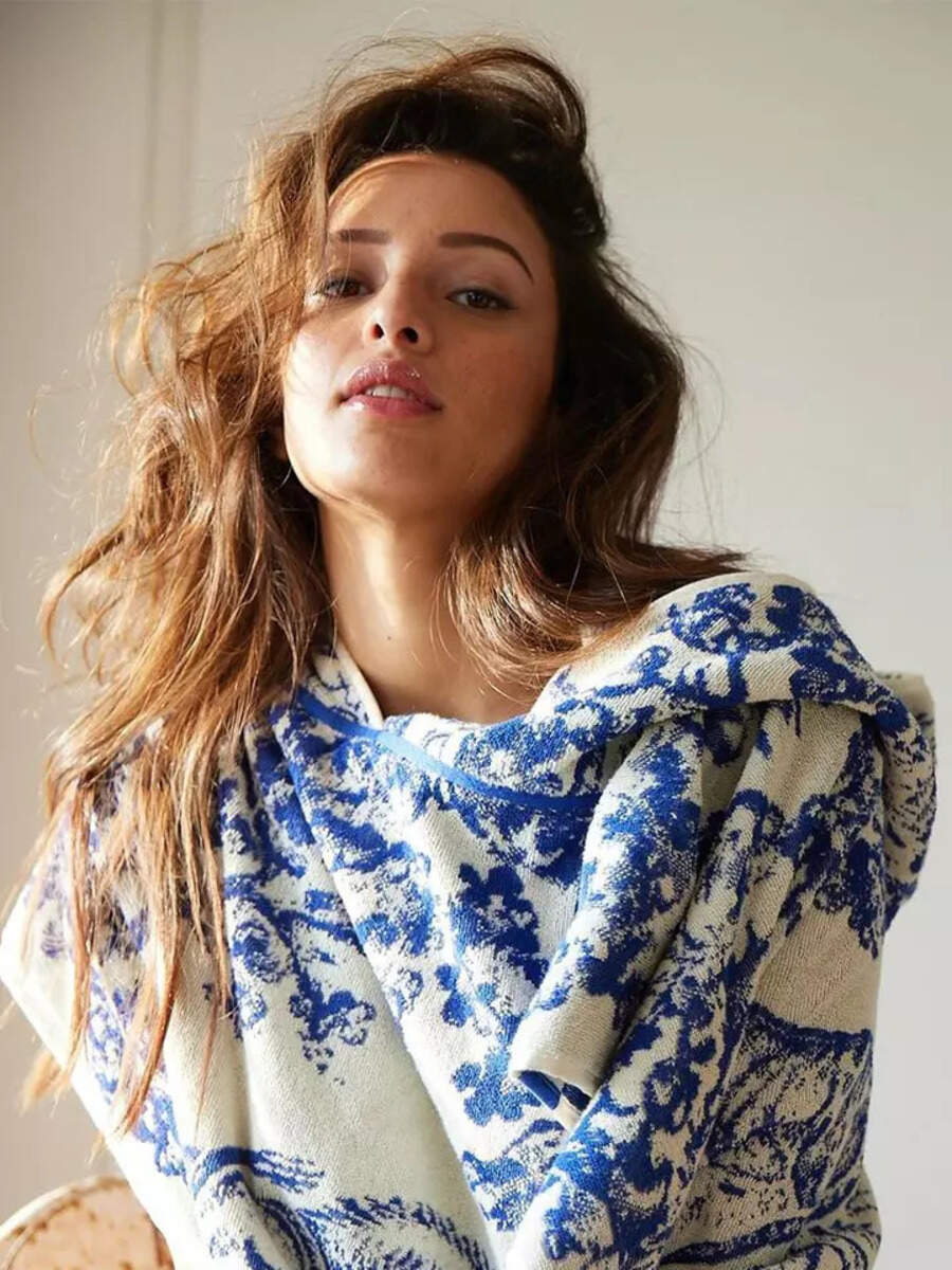 Triptii Dimri demonstrates flawless hair every day | Times of India