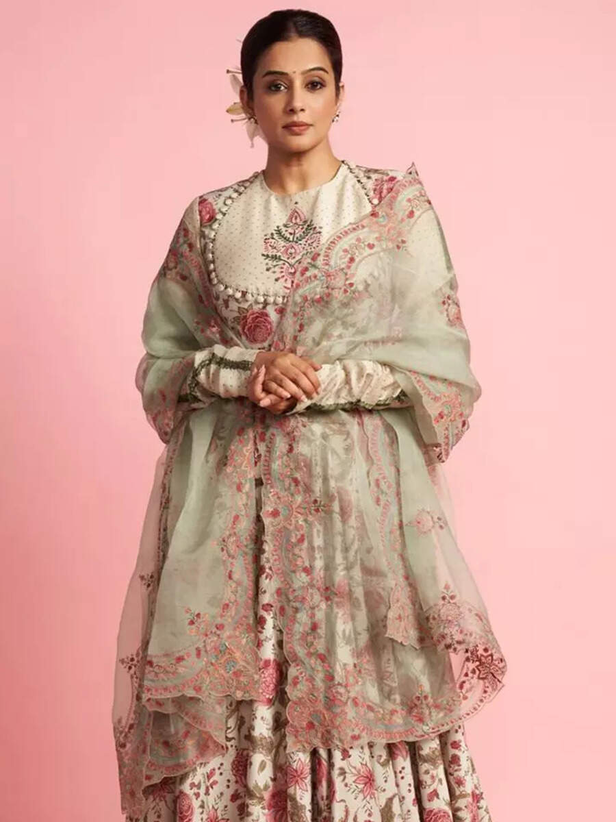 Priya Mani Raj turns heads in her traditional ensembles | Times of India