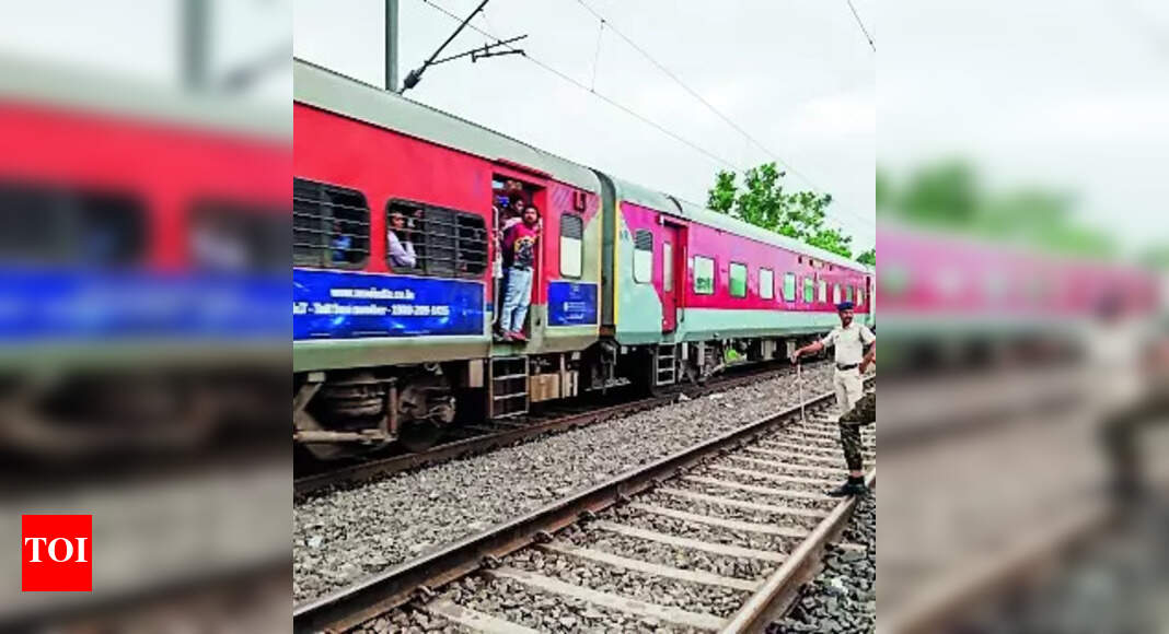 Garib Rath: Garib Rath transformed: No more side middle berths | Nagpur ...