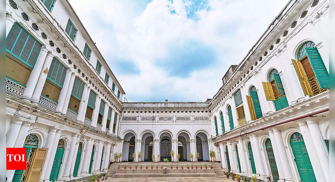 What goes on behind the scenes at rajbari shoots | Bengali Movie News ...