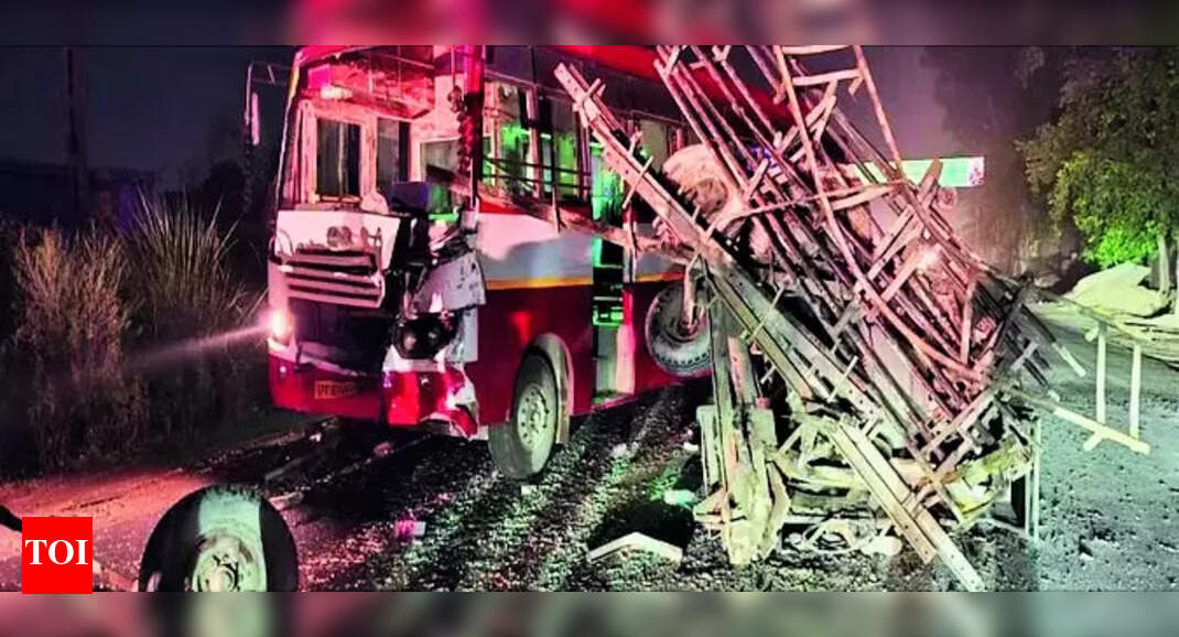 Accident: Fatal Road Accidents in Agra Region: 4 Dead, 7 Injured | Agra News - Times of India