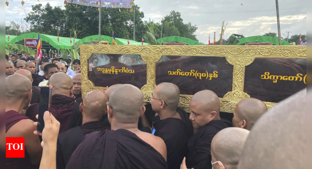 Buddhist Clergy: Funeral for monk shot by soldiers highlights Myanmar ...