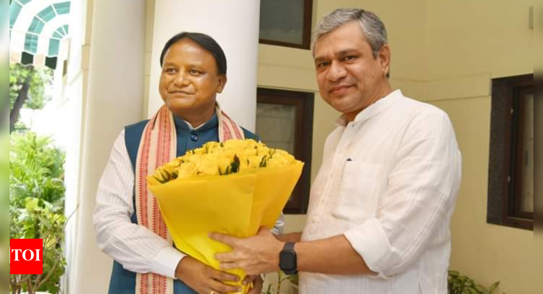 CM Mohan Majhi meets Lok Sabha speaker, Union ministers | Bhubaneswar ...