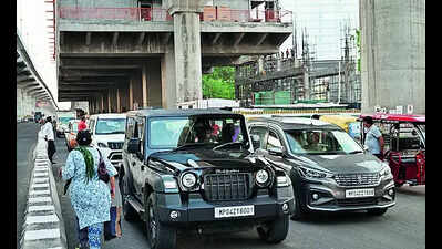 Traffic Chaos: Traffic Chaos at Rani Kamlapati Railway Station Causing ...