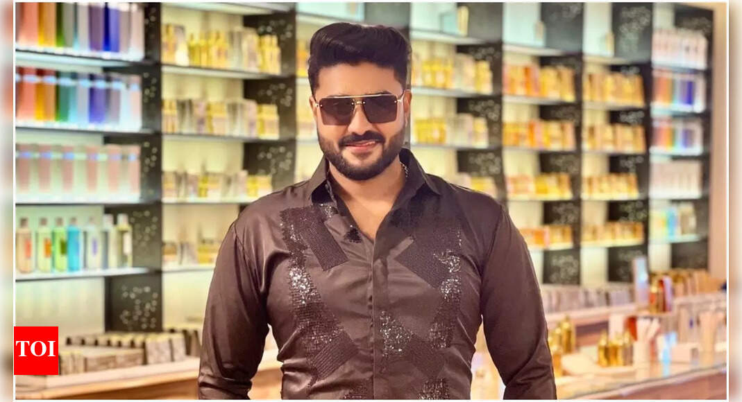 'Khiladi': Pradeep Pandey Chintu's new song 'Dil Kare Demand Dollar Ka ...