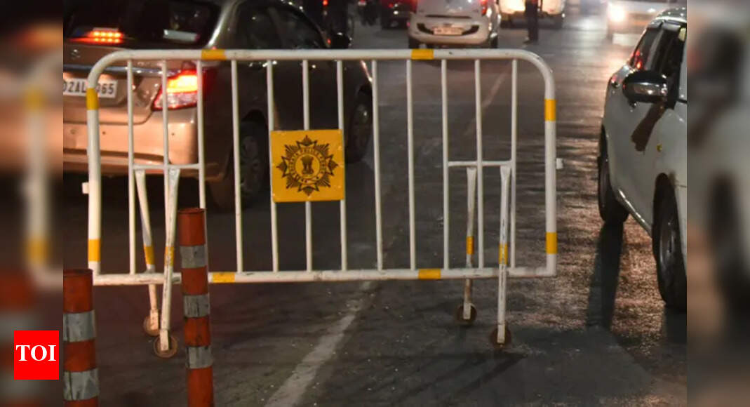 Reflective Tapes: Reflective tapes on guard rails to prevent accidents ...