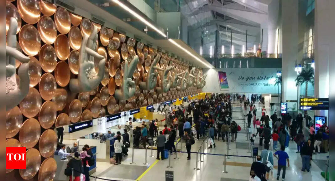 Delhi Airport: Delhi Airport Chaos: 36 Flights Cancelled, 40 Delayed ...