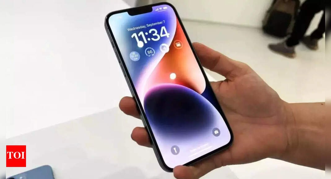 How to use iPhone’s NameDrop feature to share contacts information ...