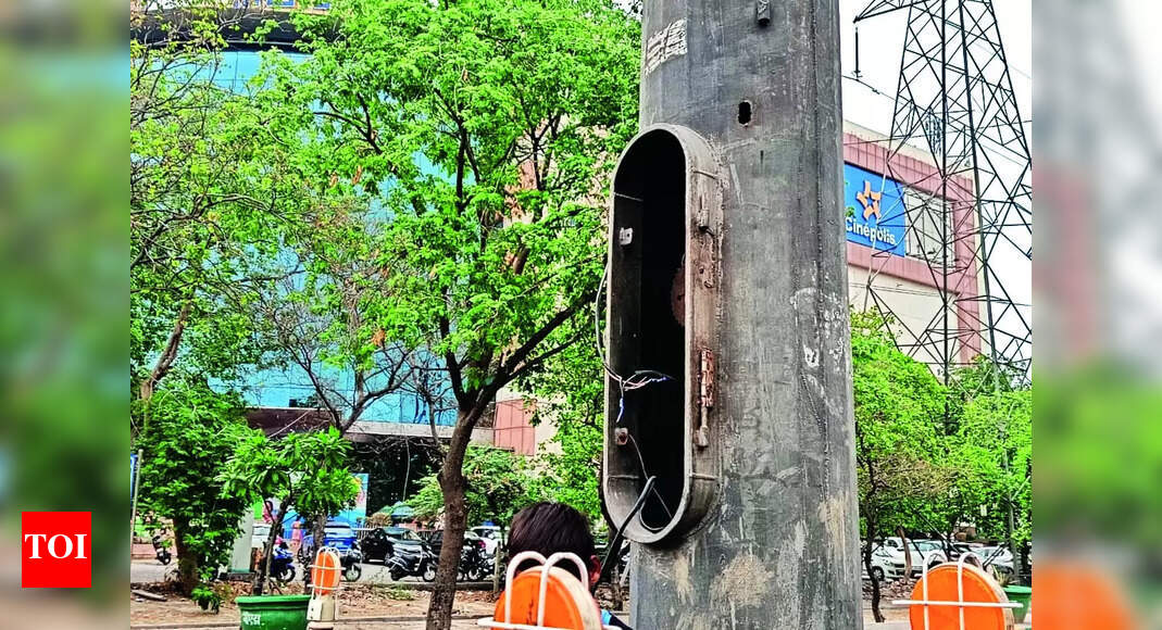 Power Cuts: Power cuts lead to transfer of discom officials in Noida ...