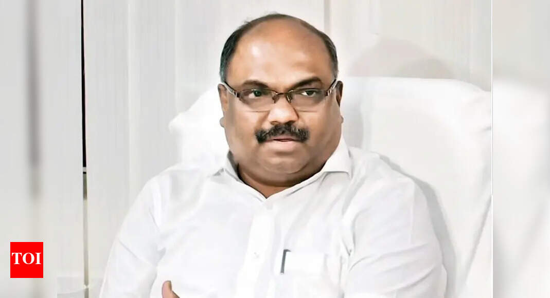 Shiv Sena: Anil Parab emerges victorious in Mumbai graduates ...