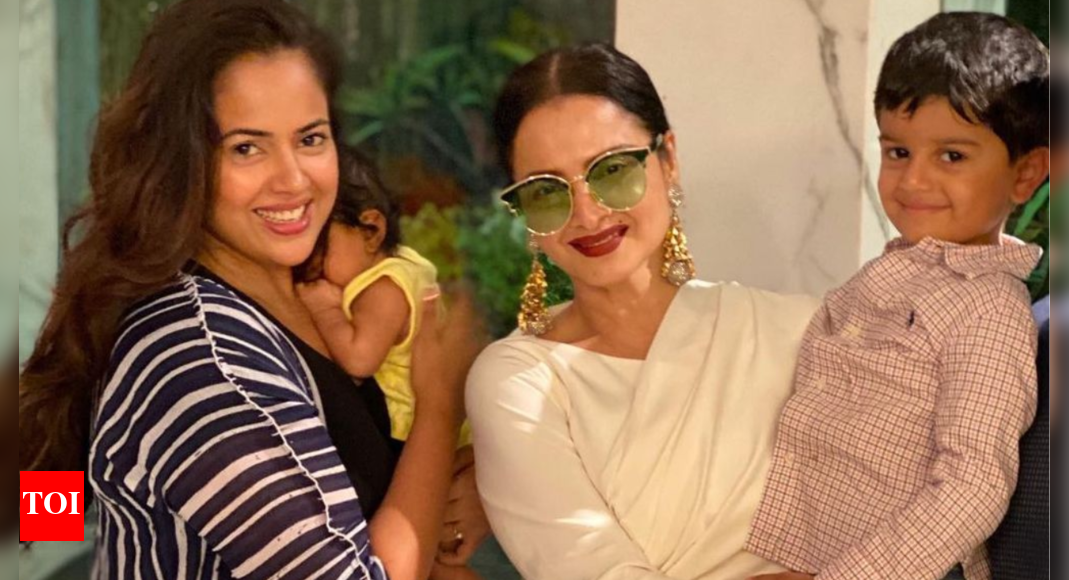 Throwback: When Rekha consoled Sameera Reddy's cranky daughter Nyra ...
