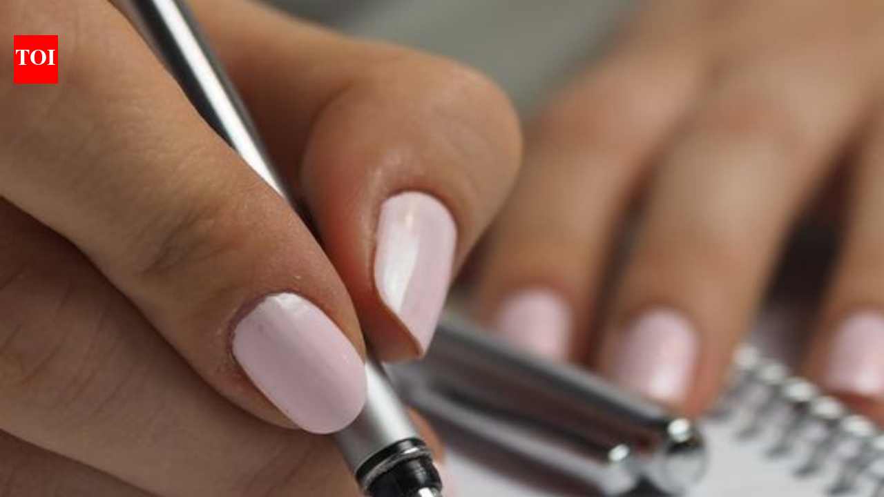 Personality Test: The way you hold a pen says a lot about you