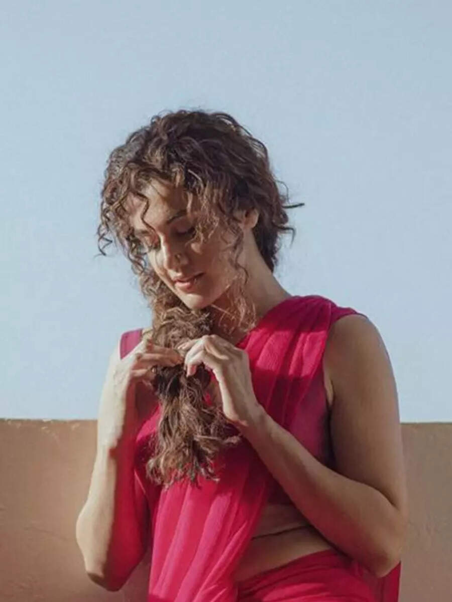 Taapsee Pannu redefines elegance in a stunning pink saree | Times of India