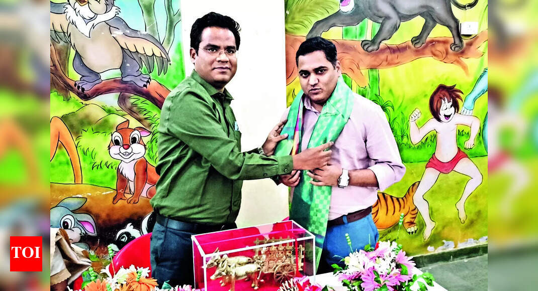 CEO: New CEO takes charge of Deolali Cantt Board | Nashik News - Times ...