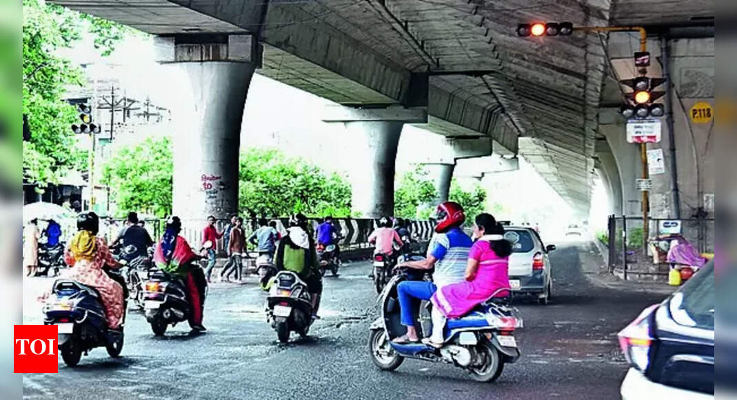 Traffic Signals: Traffic Signal Glitches Resurface in Nashik City ...