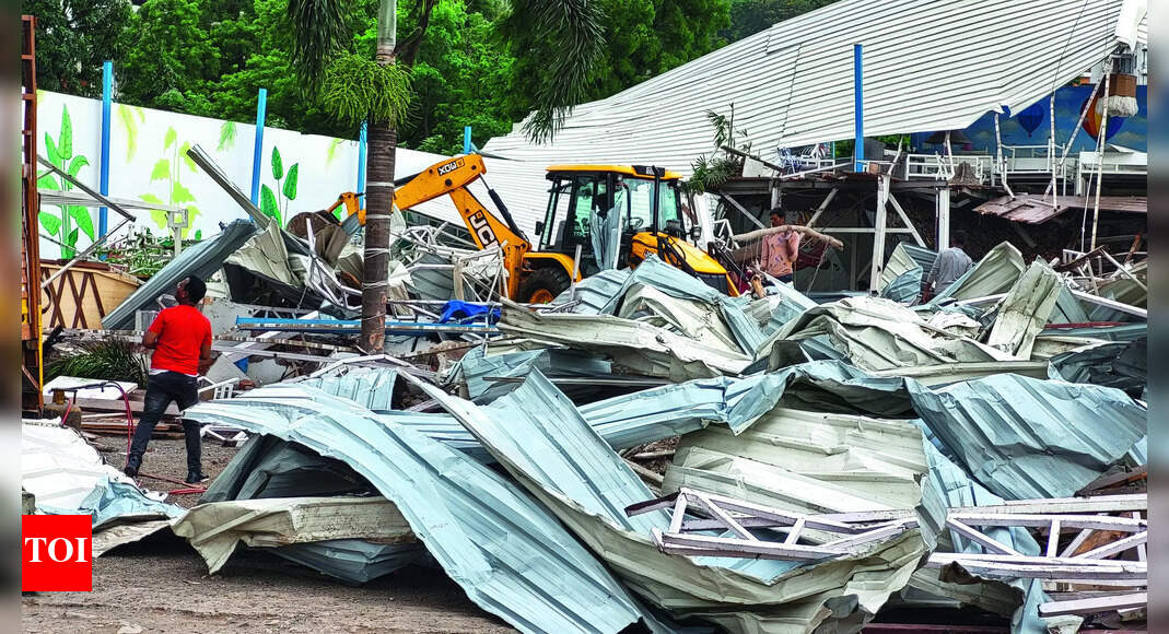 Illegal Structures: PMC Demolishes Illegal Eateries in Bavdhan, Pune | Pune News - Times of India