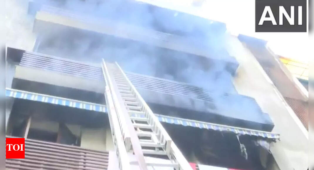 Fire at multi-storey house in southeast Delhi, woman rescued | Delhi ...