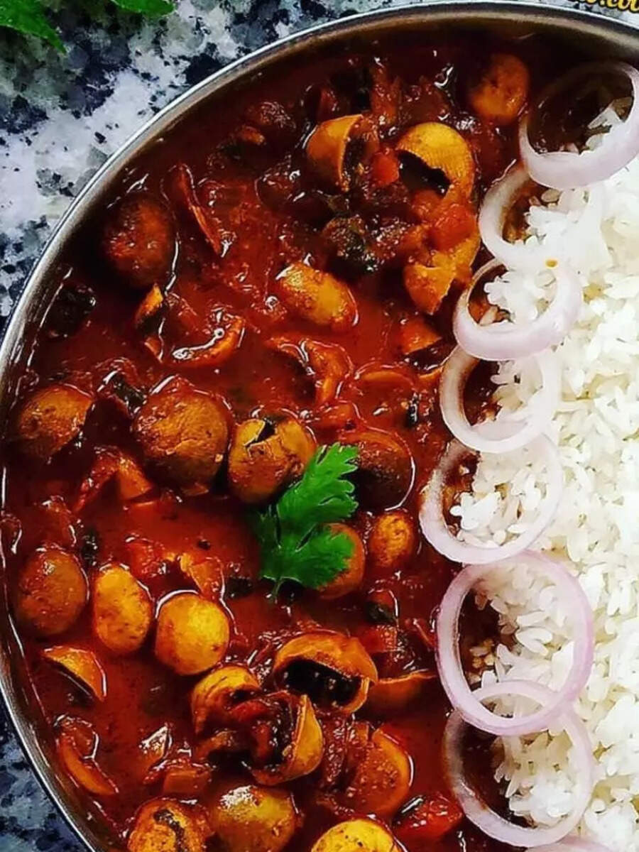 Rugda Mushroom Recipe: How to Make This Monsoon Mushroom Curry From ...