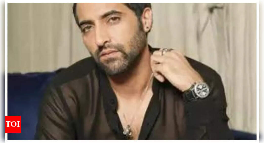 Shah Rukh Khan in 'Darr' inspires Akshay Oberoi for his next film 'Dil ...