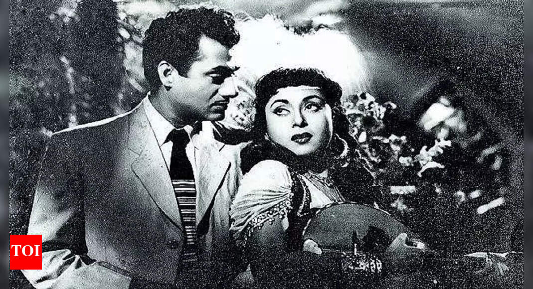 Smriti Biswas, yesteryear actor, passes away at 100 | Nashik News - The Times of India