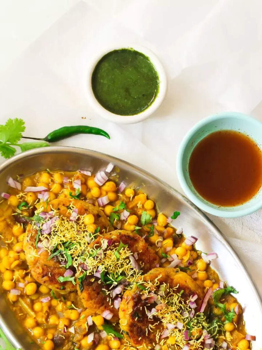 Ragda Pattice Recipe: Easy Way to Make Mumbai's Street Style Monsoon ...