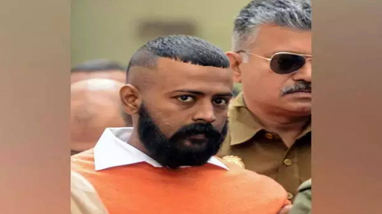 'Conman' Sukesh Chandrasekhar gets bail in 9-year-old cheating case ...