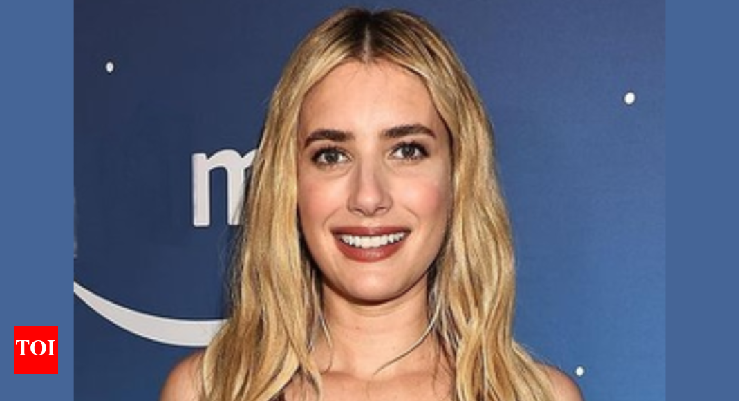 Emma Roberts calls aunt Julia's classics 'comfort' movies to watch ...