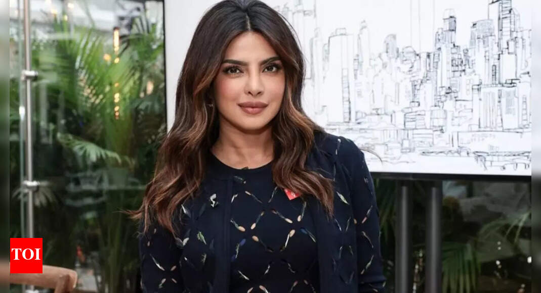 Priyanka Chopra dials up glamour in a mirror selfie from 'The Bluff ...