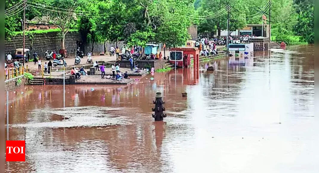 Kolhapur: Panchaganga River Water Level Rises in Kolhapur After Moderate Rainfall | Kolhapur ...