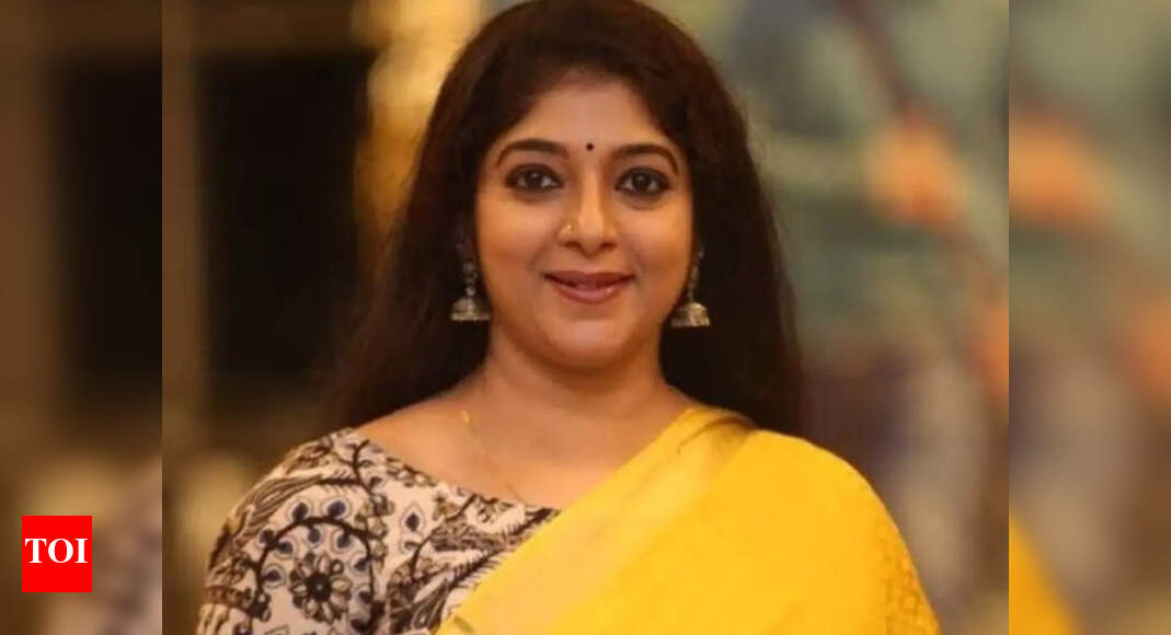 Did you know Poova Thalaiya fame Sithara had shared the screen with ...