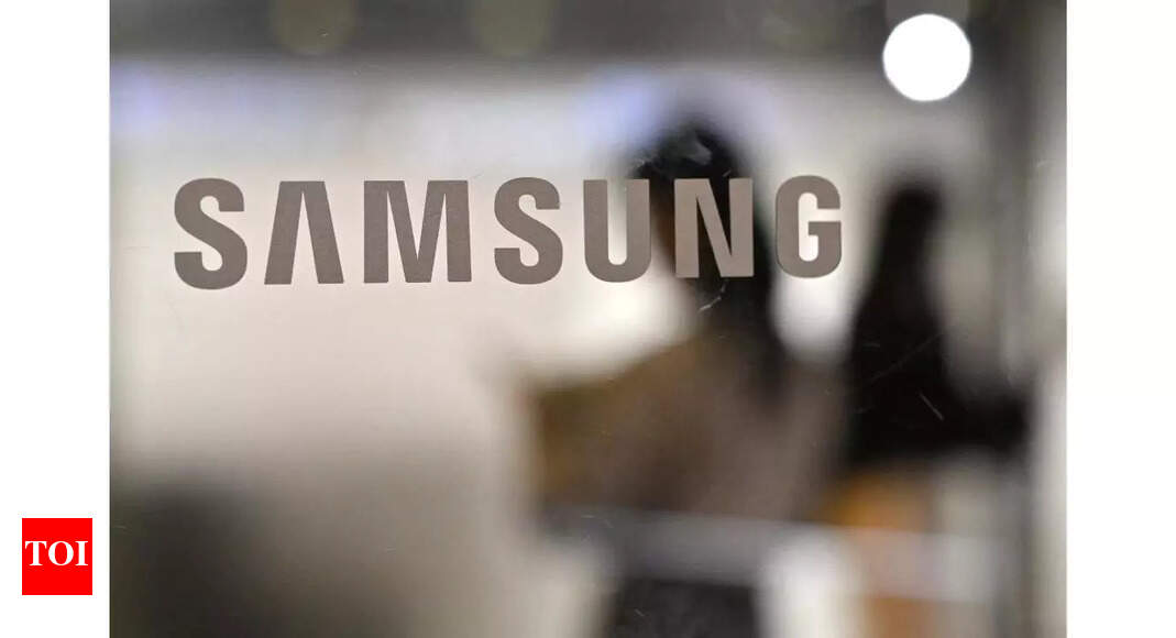 Samsung may bring Galaxy AI live translation feature to WhatsApp calls ...