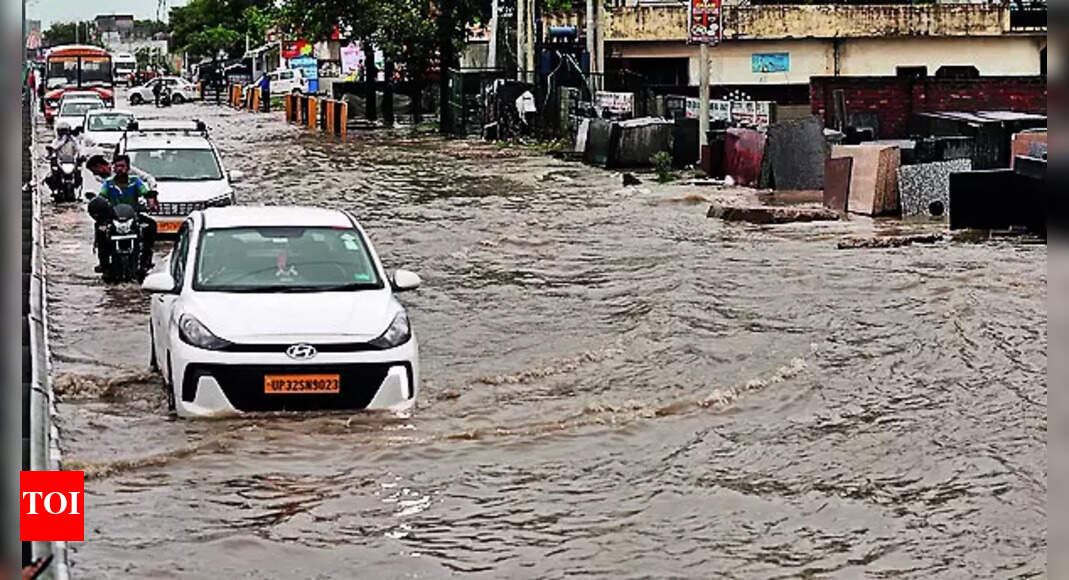 Floods: 87 People Rescued in Shravasti and Kushinagar Floods | Lucknow ...