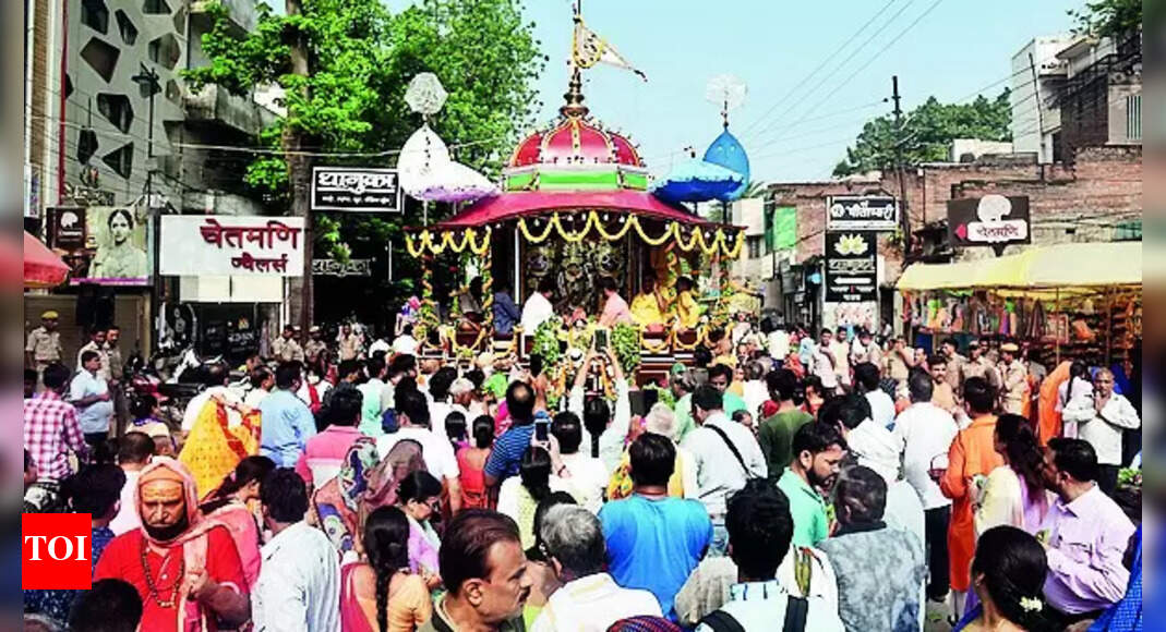 Rathyatra Mela: Rathyatra Mela in Varanasi: A Divine Gathering of Gods ...
