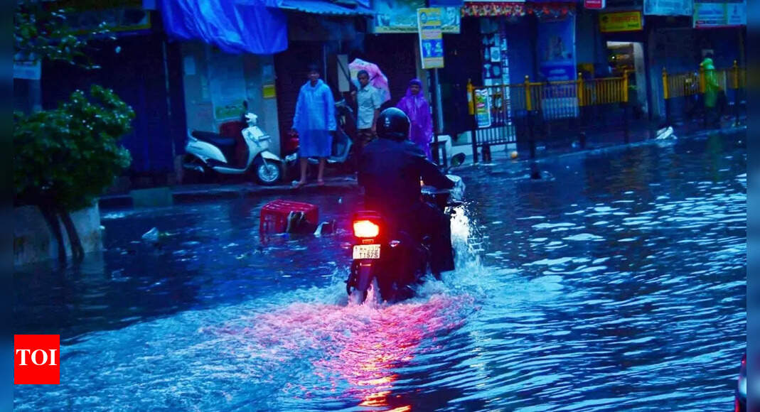 Monsoon mayhem in Mumbai: 268mm rain recorded in 24 hours, second ...