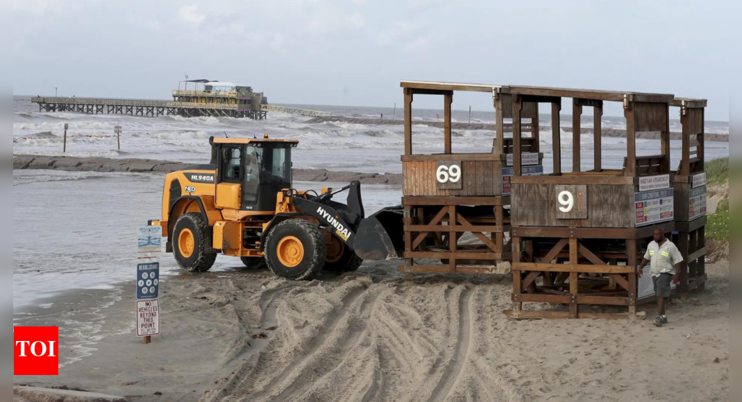 Hurricane Beryl makes landfall on Texas coast, heavy rainfall, strong ...