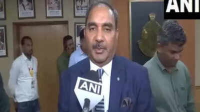 Naxalites: Naxalite carrying 14lakh bounty eliminated by hawk force in ...