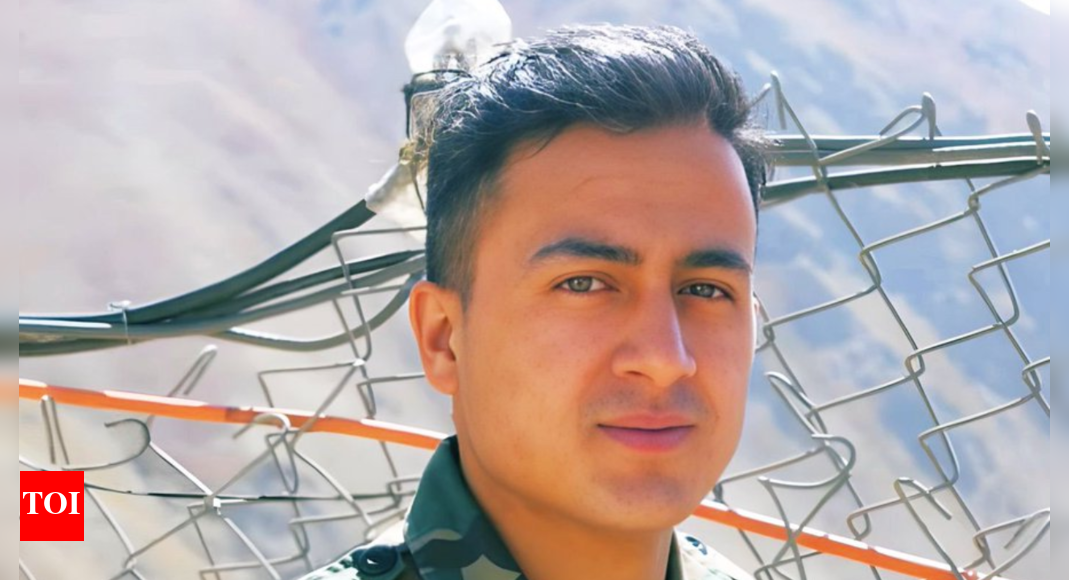 Uttarakhand CM pays tribute to army jawan Adarsh Negi who lost his life in Kathua terror attack ...