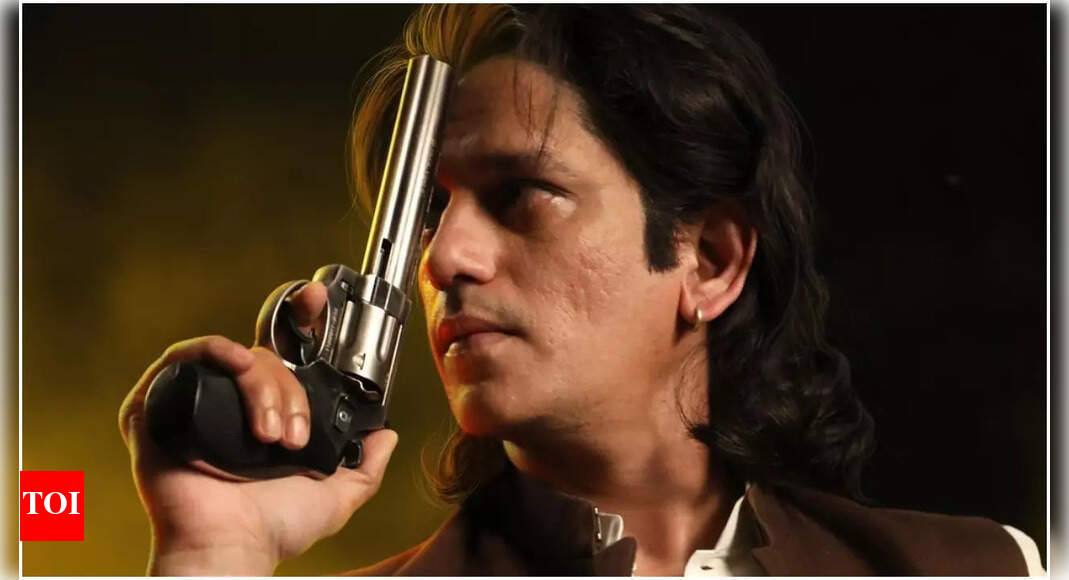 Vijay Verma thanks fans for their crazy love for 'Mirzapur' in his ...