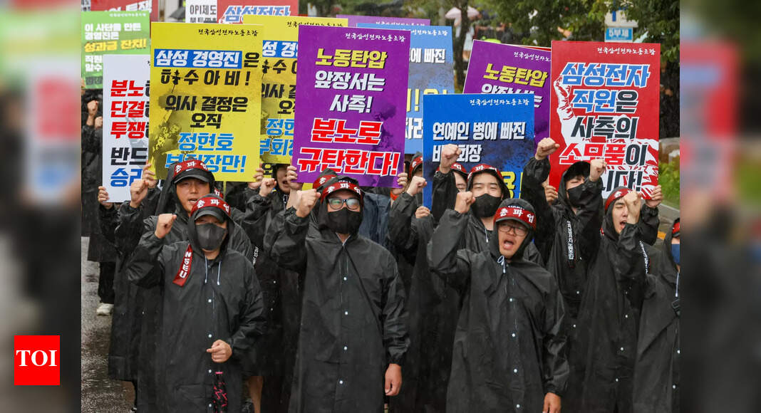 Samsung Electronics union workers in South Korea go on a indefinite ...