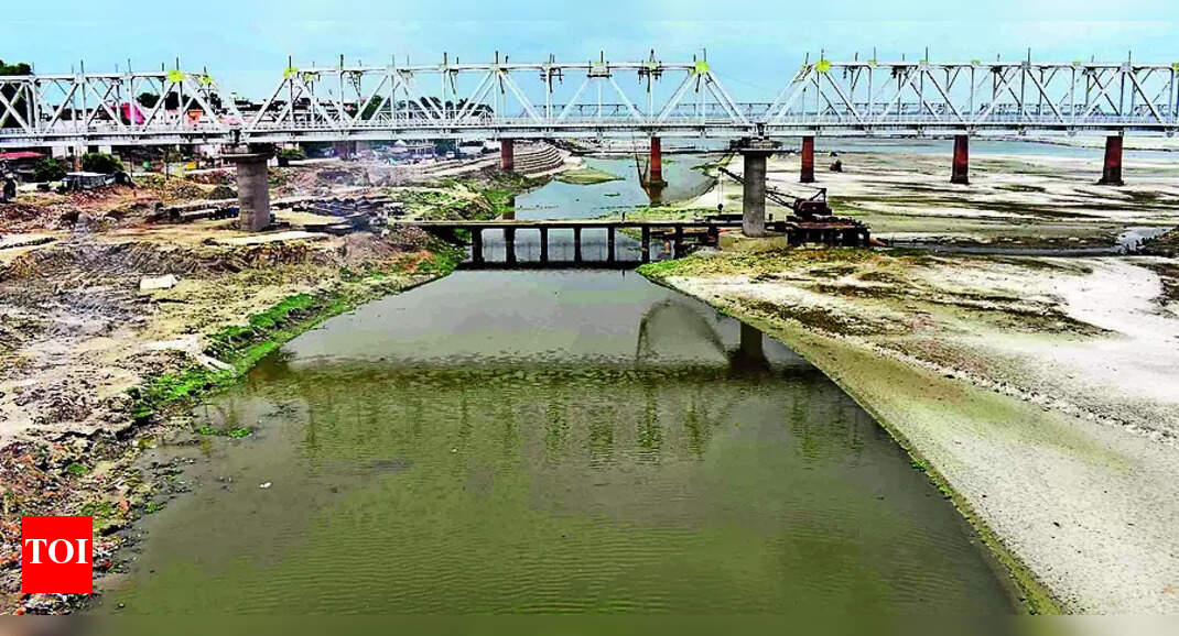 Ganga Prayagraj: New man-made channel of Ganga starts streaming water ...