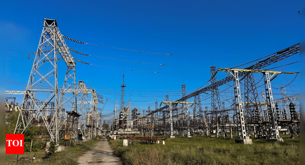 Ukraine relies on friends as Russia strikes power grid - Times of India