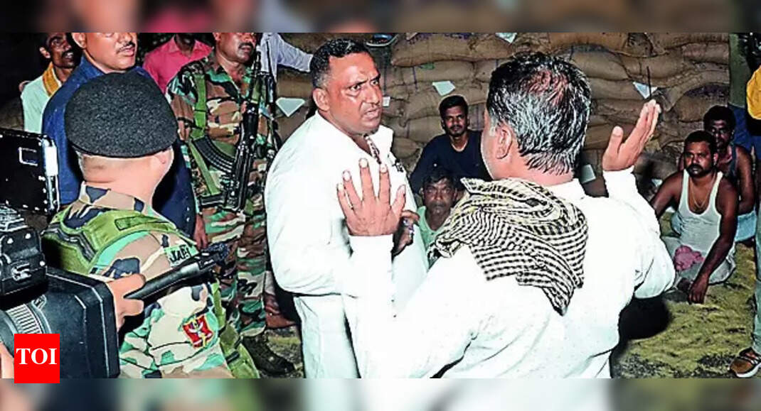 Godown: Godown in-charge suspended after Banna finds lapses | Ranchi ...