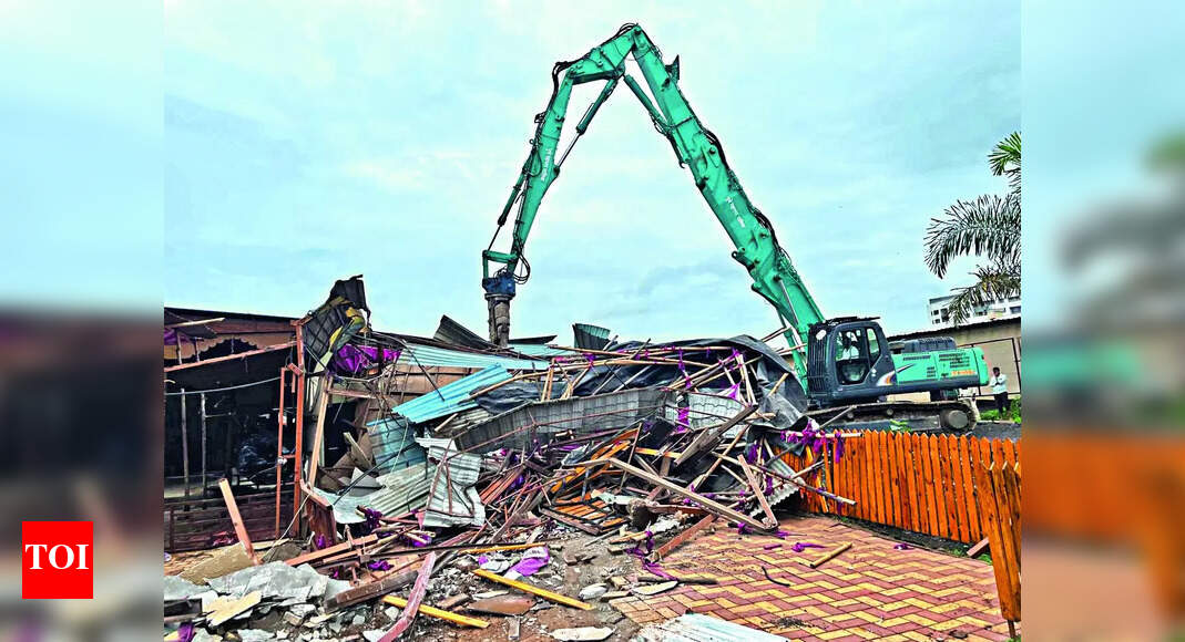 Pune Municipal Corporation: PMC demolishes 11 illegal structures on Pune-Bengaluru highway ...