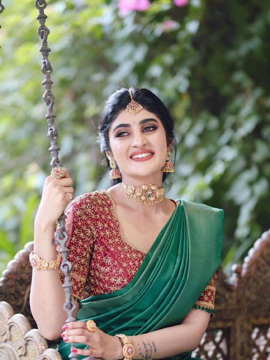 In pics: Charming looks of Nimeshika Radhakrishnan | Times of India